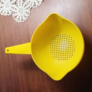 Tupperware | Kitchen | Vintage Tupperware Strainer | Poshmark